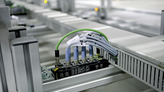 TBEN-S Modul in a Punch Bender for Print Shops - Turck Australia Pty Ltd